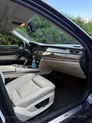 Blue BMW 7 Series 2011 in Tallinn, with an engine capacity of 3.00 L and mileage of 295 thousand km for 11999 €, photo 10 on AUTOMOTO.COM.LV