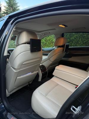 Blue BMW 7 Series 2011 in Tallinn, with an engine capacity of 3.00 L and mileage of 295 thousand km for 11999 €, photo 13 on AUTOMOTO.COM.LV