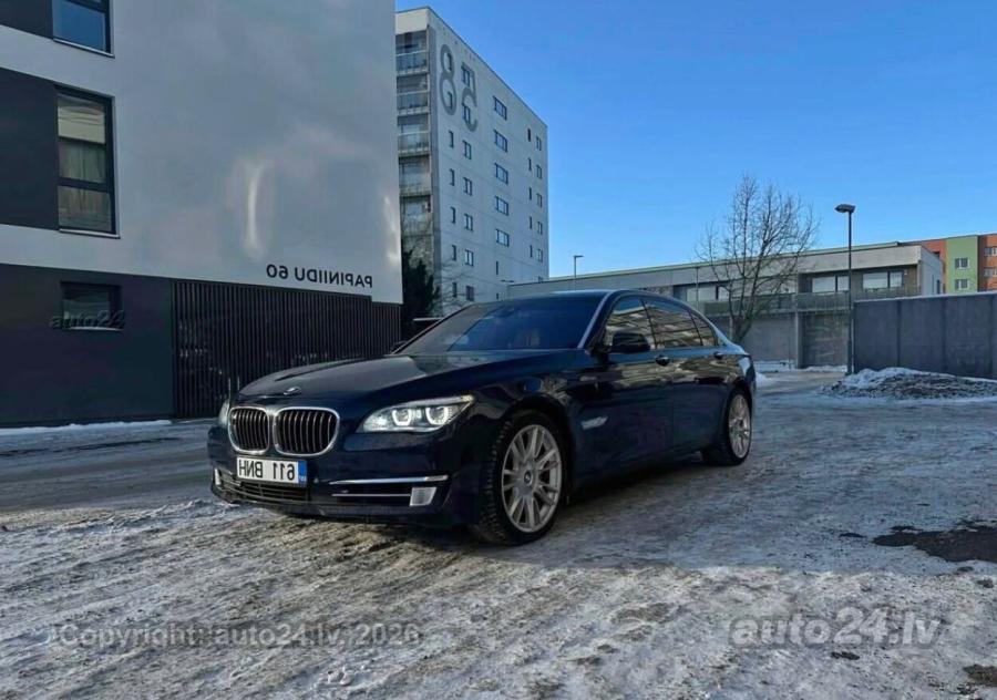 Blue BMW 7 Series 2013 in Tallinn, with an engine capacity of 4.40 L and mileage of 174 thousand km for 15990 €, photo 1 on AUTOMOTO.COM.LV