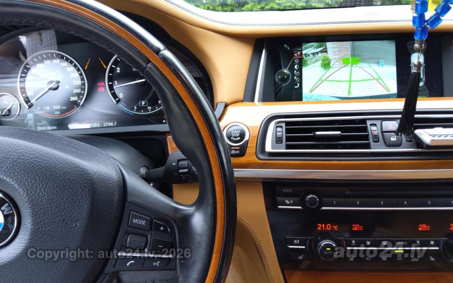 Blue BMW 7 Series 2013 in Tallinn, with an engine capacity of 4.40 L and mileage of 180 thousand km for 17000 €, photo 5 on AUTOMOTO.COM.LV
