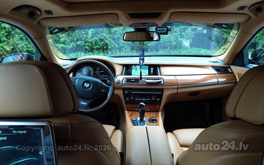 Blue BMW 7 Series 2013 in Tallinn, with an engine capacity of 4.40 L and mileage of 180 thousand km for 17000 €, photo 10 on AUTOMOTO.COM.LV