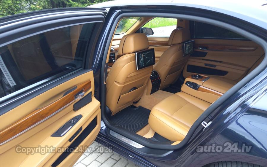 Blue BMW 7 Series 2013 in Tallinn, with an engine capacity of 4.40 L and mileage of 180 thousand km for 17000 €, photo 11 on AUTOMOTO.COM.LV