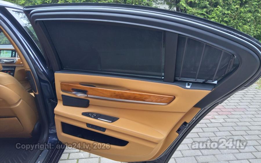 Blue BMW 7 Series 2013 in Tallinn, with an engine capacity of 4.40 L and mileage of 180 thousand km for 17000 €, photo 16 on AUTOMOTO.COM.LV