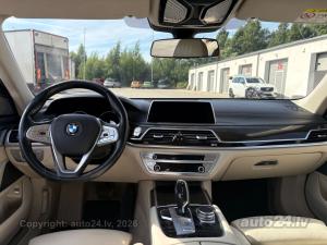Blue BMW 7 Series 2015 in Parnu, with an engine capacity of 3.00 L and mileage of 280 thousand km for 24999 €, photo 8 on AUTOMOTO.COM.LV