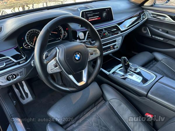Blue BMW 7 Series 2017 in Tallinn, with an engine capacity of 4.40 L and mileage of 125 thousand km for 39950 €, photo 9 on AUTOMOTO.COM.LV
