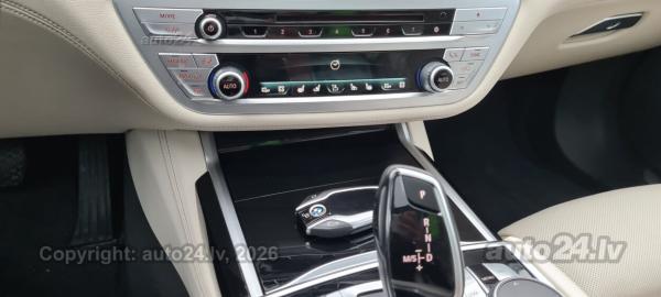 Blue BMW 7 Series 2020 in Tallinn, with an engine capacity of 3.00 L and mileage of 183 thousand km for 47995 €, photo 4 on AUTOMOTO.COM.LV