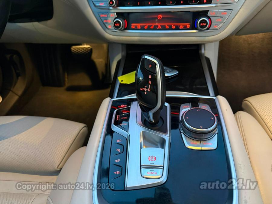 Zils BMW 7 Series 2020 Tallina, ar dzinēja tilpumu 3.00 L un nobraukumu 183 tūkst. km par 45500 €, foto 24 vietnē AUTOMOTO.COM.LV