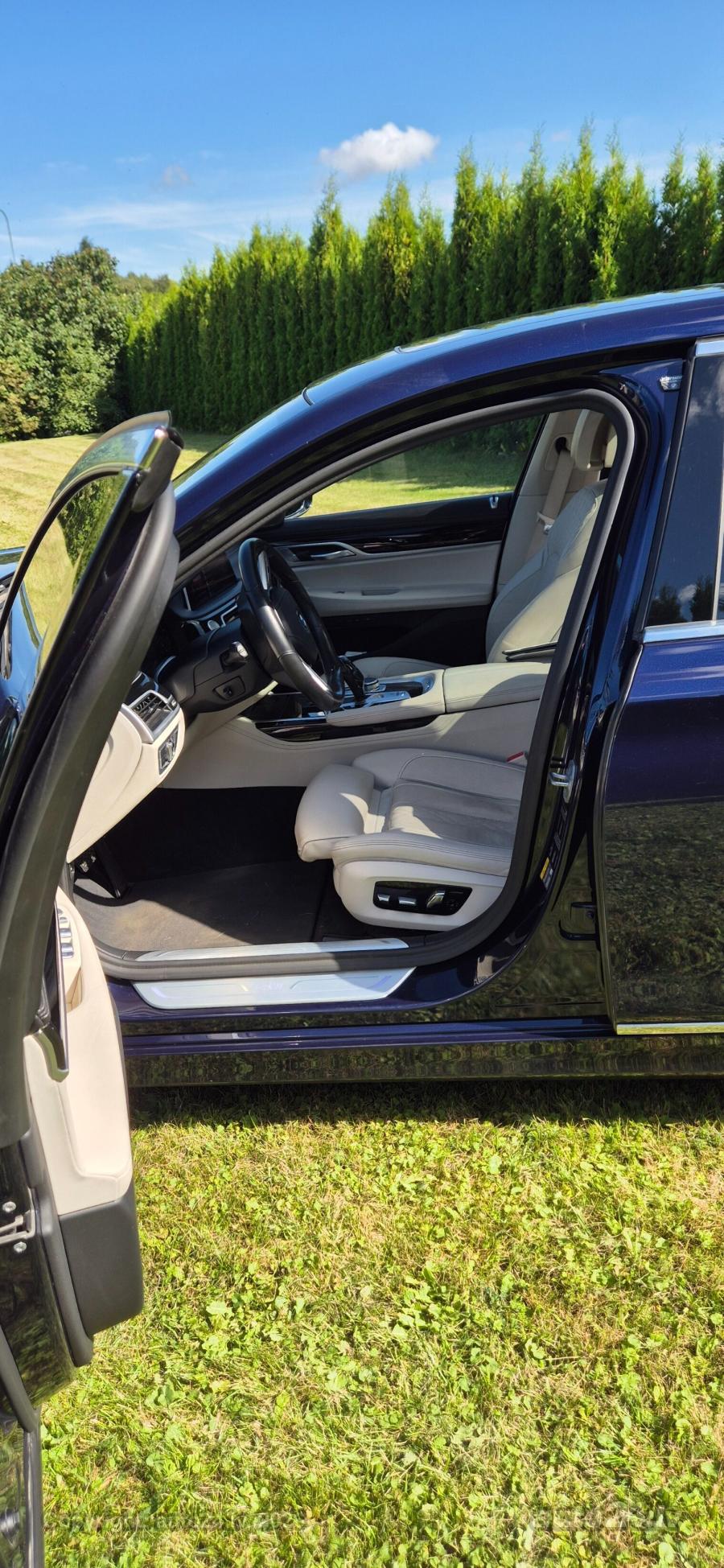 Zils BMW 7 Series 2020 Tallina, ar dzinēja tilpumu 3.00 L un nobraukumu 183 tūkst. km par 45500 €, foto 25 vietnē AUTOMOTO.COM.LV