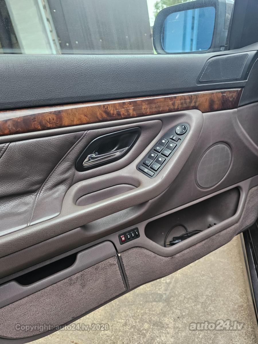 Brūns BMW 7 Series 1995 Rīga, ar dzinēja tilpumu 4.00 L un nobraukumu 650 tūkst. km par 5500 €, foto 5 vietnē AUTOMOTO.COM.LV