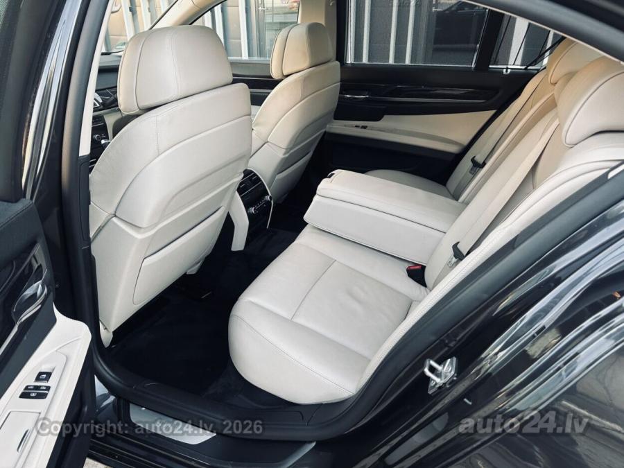 Brūns BMW 7 Series 2009 Tallina, ar dzinēja tilpumu 3.00 L un nobraukumu 229 tūkst. km par 10640 €, foto 15 vietnē AUTOMOTO.COM.LV