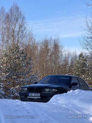 Green BMW 7 Series 1998 in Riga, with an engine capacity of 3.00 L and mileage of 470 thousand km for 8900 €, photo 3 on AUTOMOTO.COM.LV
