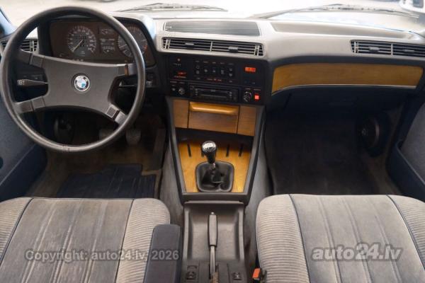 Grey BMW 7 Series 1982 in Tallinn, with an engine capacity of 2.80 L and mileage of 160 thousand km for 12000 €, photo 10 on AUTOMOTO.COM.LV