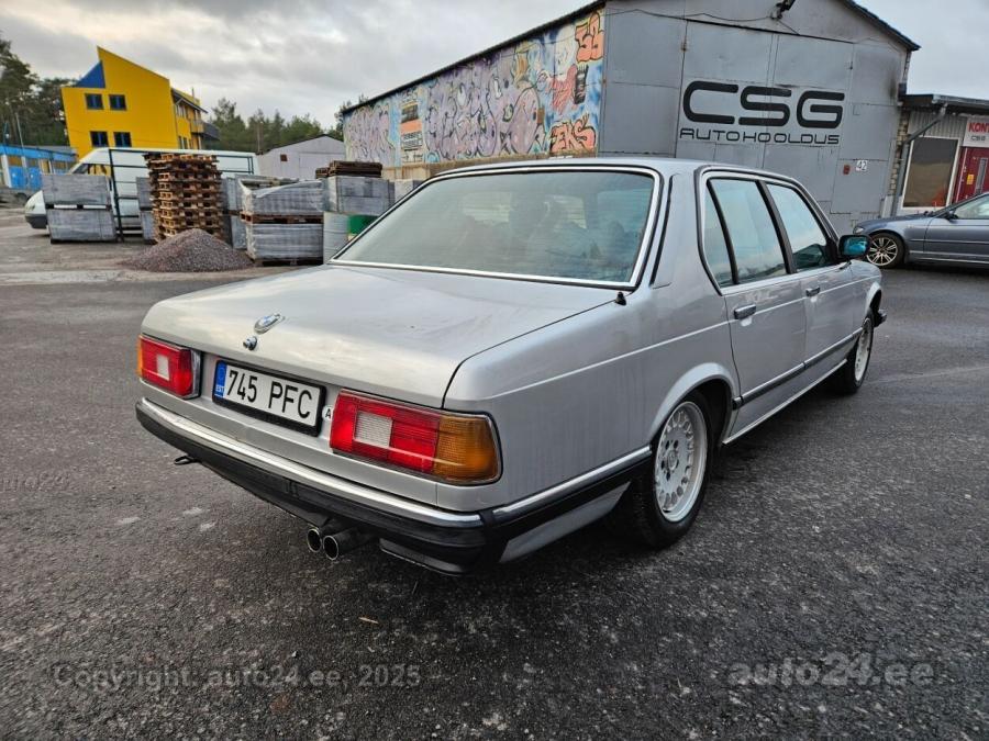 Pelēks BMW 7 Series 1985 Tallina, ar dzinēja tilpumu 3.40 L un nobraukumu 322 tūkst. km par 6999 €, foto 4 vietnē AUTOMOTO.COM.LV