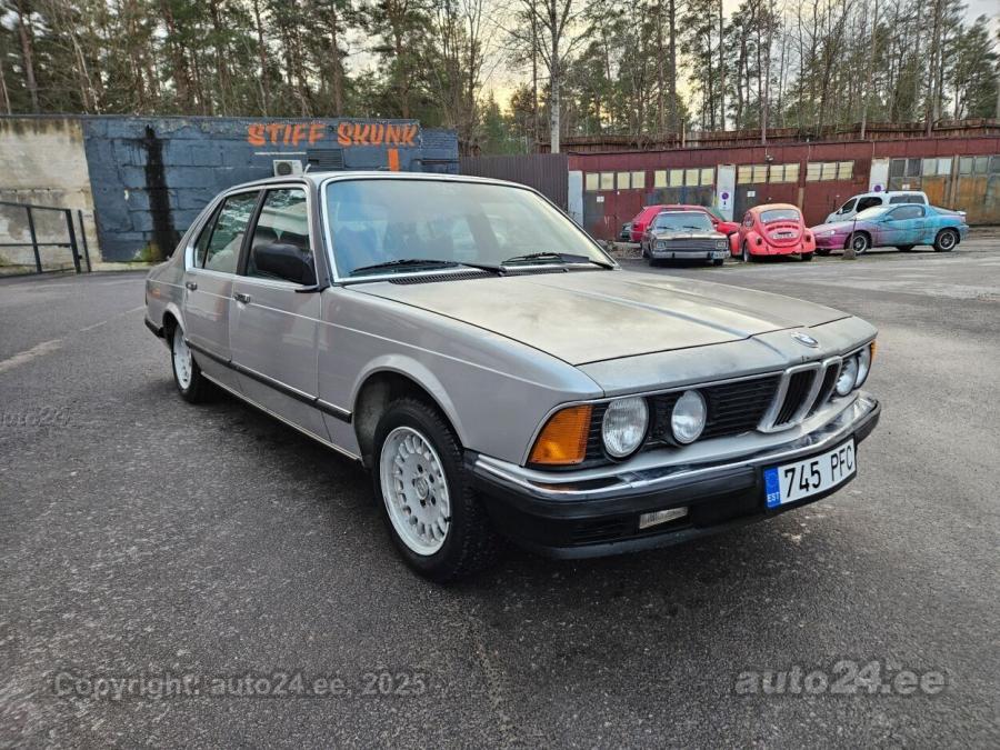 Pelēks BMW 7 Series 1985 Tallina, ar dzinēja tilpumu 3.40 L un nobraukumu 322 tūkst. km par 6999 €, foto 6 vietnē AUTOMOTO.COM.LV