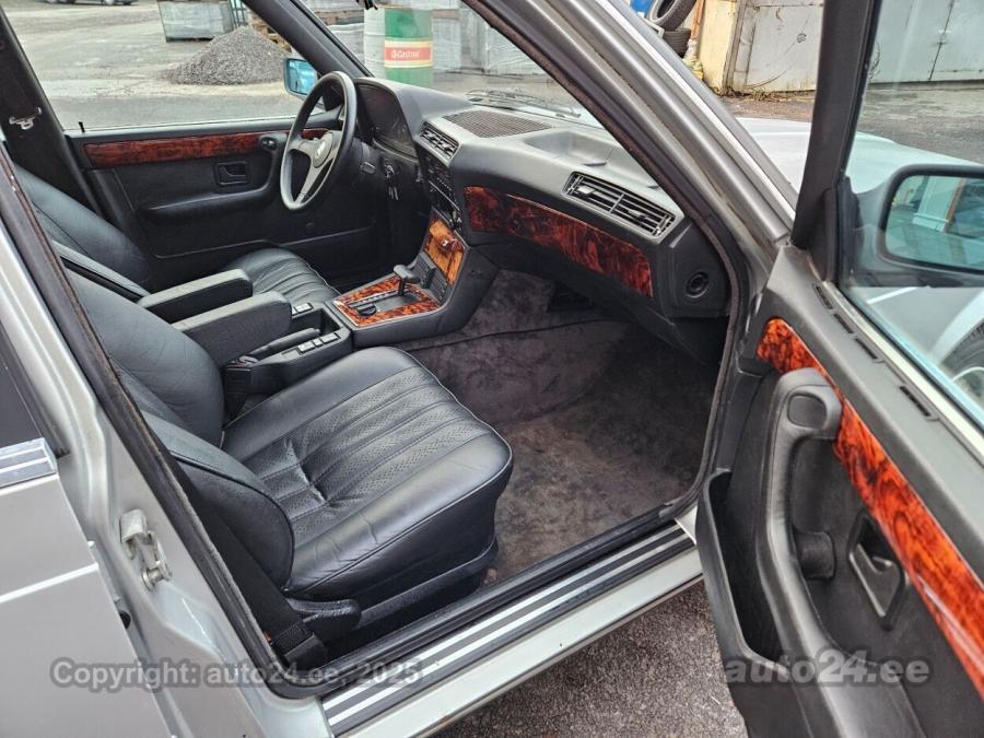 Pelēks BMW 7 Series 1985 Tallina, ar dzinēja tilpumu 3.40 L un nobraukumu 322 tūkst. km par 6999 €, foto 10 vietnē AUTOMOTO.COM.LV