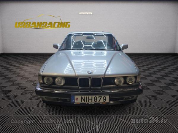 Pelēks BMW 7 Series 1987 Tallina, ar dzinēja tilpumu 3.00 L un nobraukumu 250 tūkst. km par 3499 €, foto 2 vietnē AUTOMOTO.COM.LV