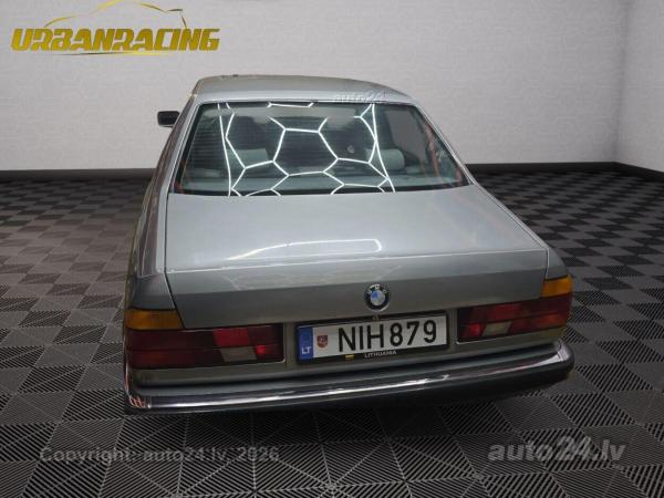 Pelēks BMW 7 Series 1987 Tallina, ar dzinēja tilpumu 3.00 L un nobraukumu 250 tūkst. km par 3499 €, foto 5 vietnē AUTOMOTO.COM.LV