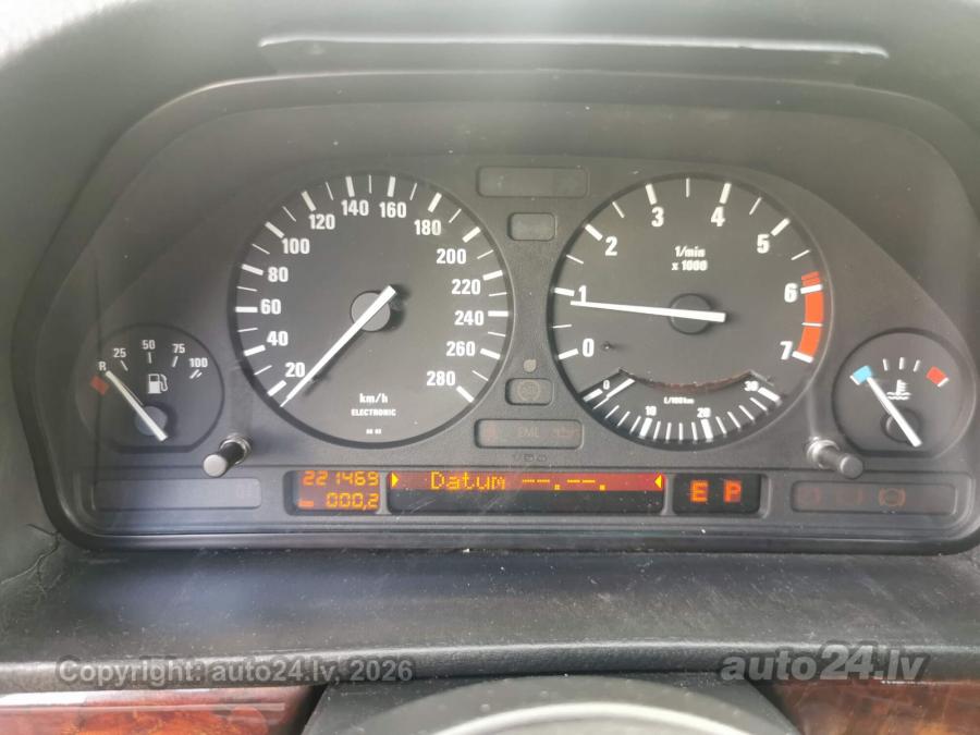 Pelēks BMW 7 Series 1991 Tartu, ar dzinēja tilpumu 5.00 L un nobraukumu 222 tūkst. km par 10500 €, foto 12 vietnē AUTOMOTO.COM.LV