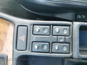 Pelēks BMW 7 Series 1991 Tartu, ar dzinēja tilpumu 5.00 L un nobraukumu 222 tūkst. km par 10500 €, foto 14 vietnē AUTOMOTO.COM.LV