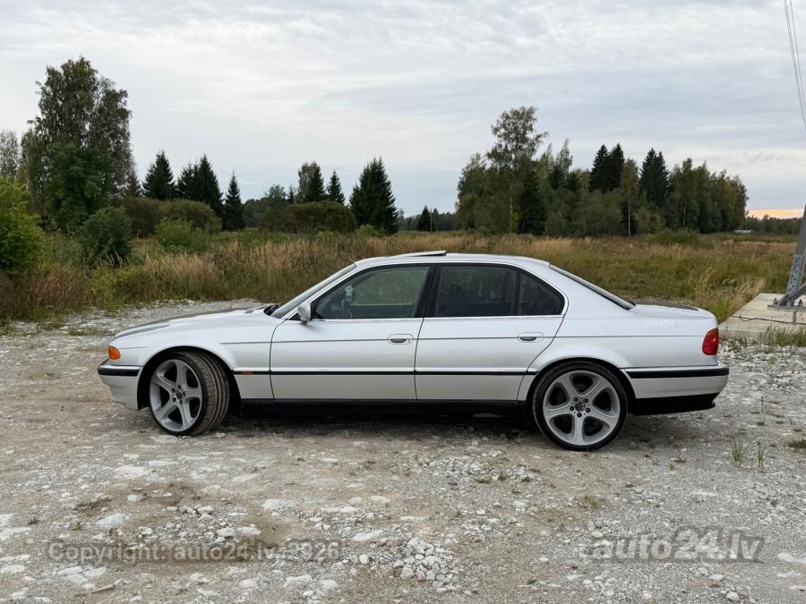 Pelēks BMW 7 Series 1999 Mustvē, ar dzinēja tilpumu 2.90 L un nobraukumu 320 tūkst. km par 2999 €, foto 5 vietnē AUTOMOTO.COM.LV