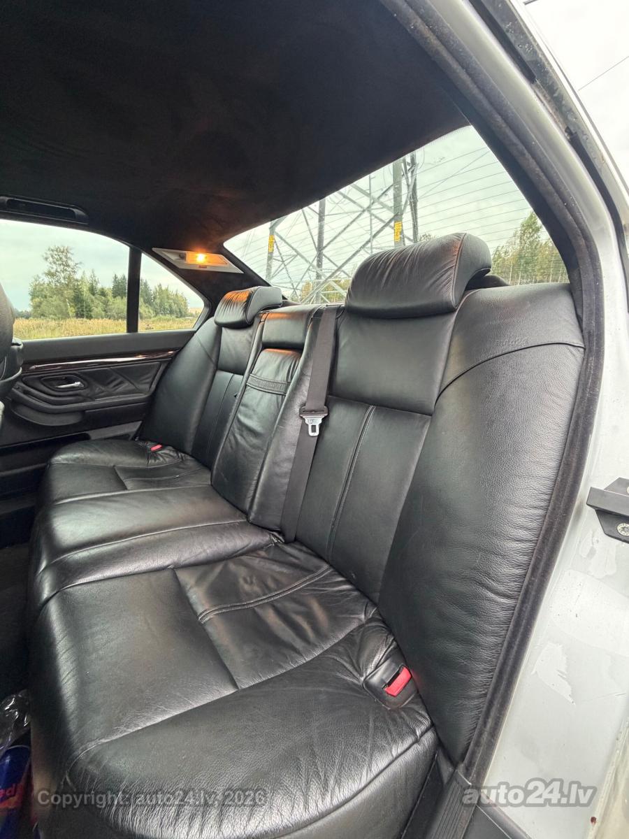 Pelēks BMW 7 Series 1999 Mustvē, ar dzinēja tilpumu 2.90 L un nobraukumu 320 tūkst. km par 2999 €, foto 22 vietnē AUTOMOTO.COM.LV