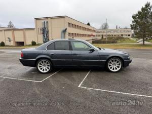 Pelēks BMW 7 Series 2000 Mustvē, ar dzinēja tilpumu 2.90 L un nobraukumu 0 tūkst. km par 3750 €, foto 5 vietnē AUTOMOTO.COM.LV
