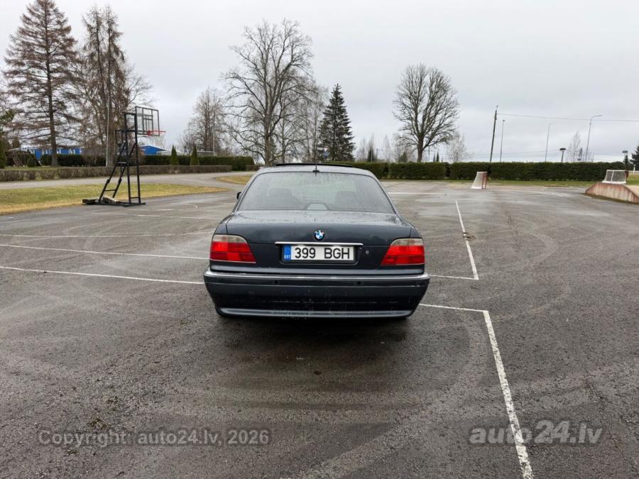 Pelēks BMW 7 Series 2000 Mustvē, ar dzinēja tilpumu 2.90 L un nobraukumu 0 tūkst. km par 3750 €, foto 7 vietnē AUTOMOTO.COM.LV