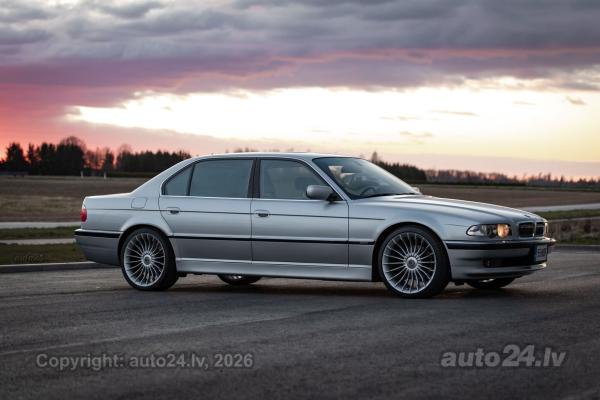 Pelēks BMW 7 Series 2001 Tartu, ar dzinēja tilpumu 4.40 L un nobraukumu 236 tūkst. km par 19500 €, foto 2 vietnē AUTOMOTO.COM.LV