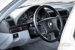 Pelēks BMW 7 Series 2001 Tartu, ar dzinēja tilpumu 4.40 L un nobraukumu 236 tūkst. km par 19500 €, foto 12 vietnē AUTOMOTO.COM.LV