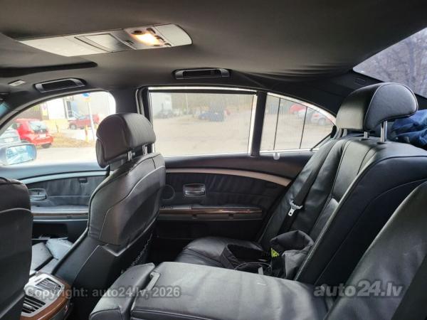 Pelēks BMW 7 Series 2003 Tallina, ar dzinēja tilpumu 3.00 L un nobraukumu 470 tūkst. km par 2700 €, foto 11 vietnē AUTOMOTO.COM.LV
