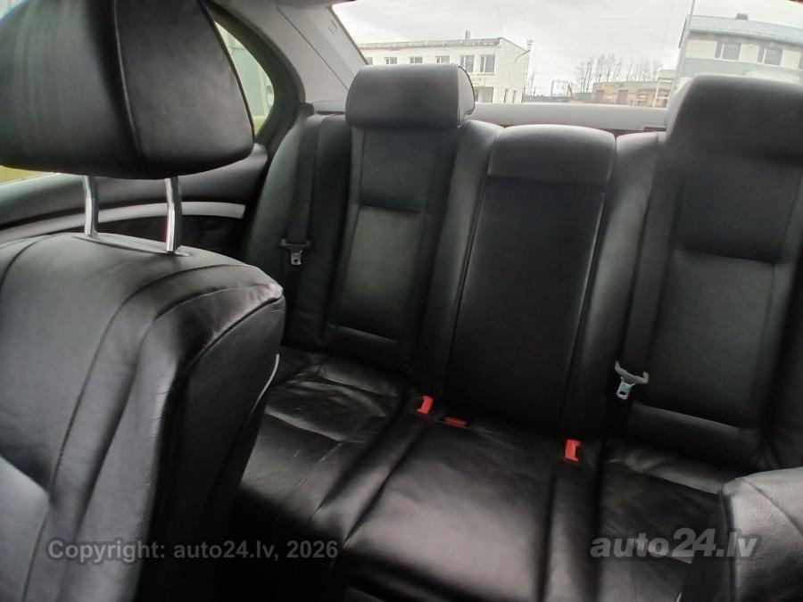 Pelēks BMW 7 Series 2003 Rakvere, ar dzinēja tilpumu 3.60 L un nobraukumu 352 tūkst. km par 2000 €, foto 13 vietnē AUTOMOTO.COM.LV