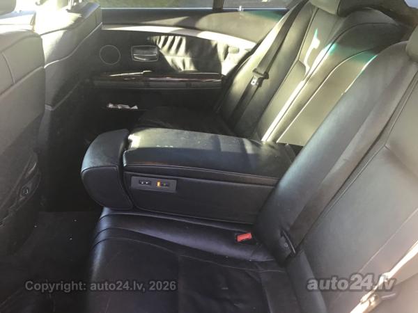 Pelēks BMW 7 Series 2003 Tartu, ar dzinēja tilpumu 3.00 L un nobraukumu 0 tūkst. km par 2250 €, foto 8 vietnē AUTOMOTO.COM.LV