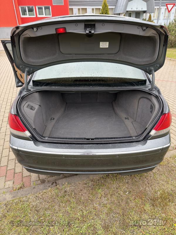 Pelēks BMW 7 Series 2005 Tallina, ar dzinēja tilpumu 3.00 L un nobraukumu 332 tūkst. km par 5700 €, foto 6 vietnē AUTOMOTO.COM.LV