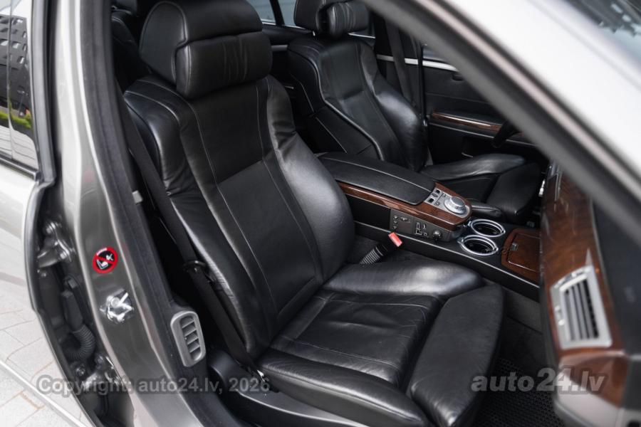 Grey BMW 7 Series 2005 in Tallinn, with an engine capacity of 3.00 L and mileage of 290 thousand km for 4990 €, photo 13 on AUTOMOTO.COM.LV