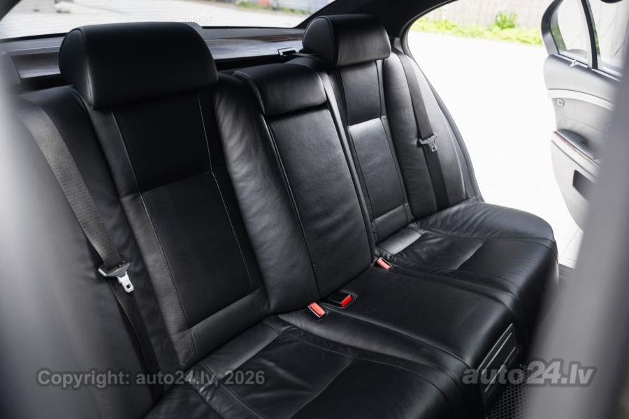 Grey BMW 7 Series 2005 in Tallinn, with an engine capacity of 3.00 L and mileage of 290 thousand km for 4990 €, photo 14 on AUTOMOTO.COM.LV