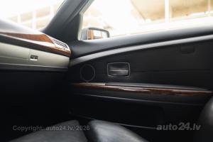 Grey BMW 7 Series 2005 in Tallinn, with an engine capacity of 3.00 L and mileage of 290 thousand km for 4990 €, photo 18 on AUTOMOTO.COM.LV