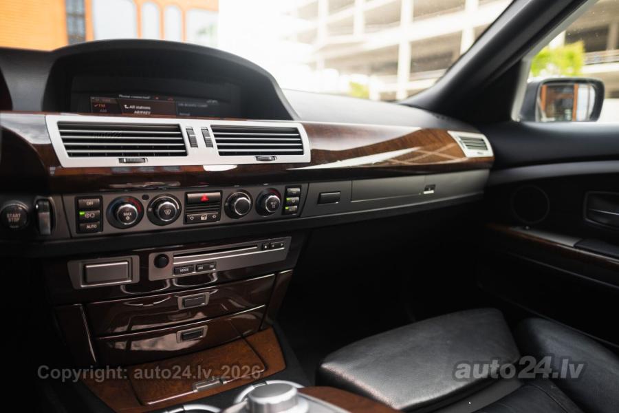 Grey BMW 7 Series 2005 in Tallinn, with an engine capacity of 3.00 L and mileage of 290 thousand km for 4990 €, photo 19 on AUTOMOTO.COM.LV