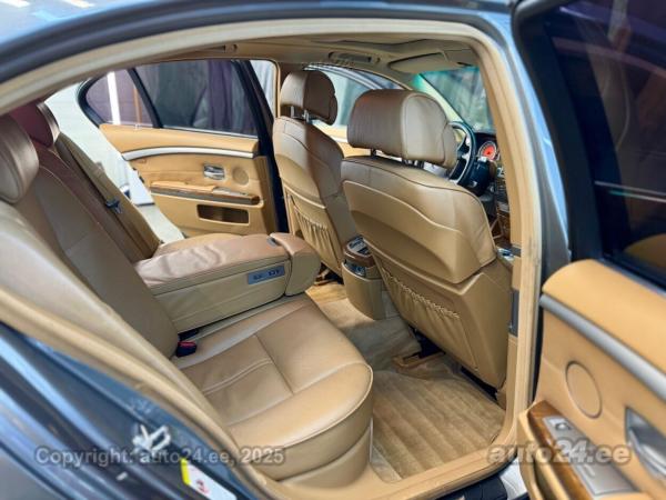 Pelēks BMW 7 Series 2006 Tallina, ar dzinēja tilpumu 3.00 L un nobraukumu 368 tūkst. km par 5699 €, foto 9 vietnē AUTOMOTO.COM.LV