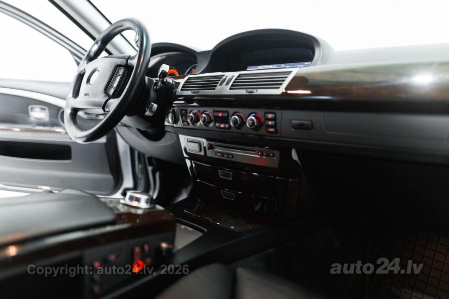 Pelēks BMW 7 Series 2006 Tallina, ar dzinēja tilpumu 3.00 L un nobraukumu 334 tūkst. km par 5500 €, foto 22 vietnē AUTOMOTO.COM.LV