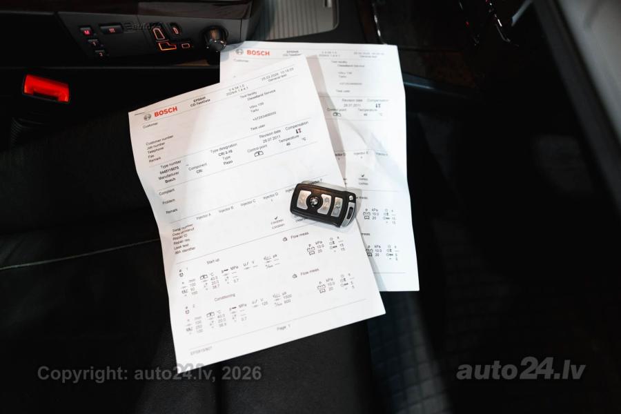 Pelēks BMW 7 Series 2006 Tallina, ar dzinēja tilpumu 3.00 L un nobraukumu 334 tūkst. km par 5500 €, foto 31 vietnē AUTOMOTO.COM.LV