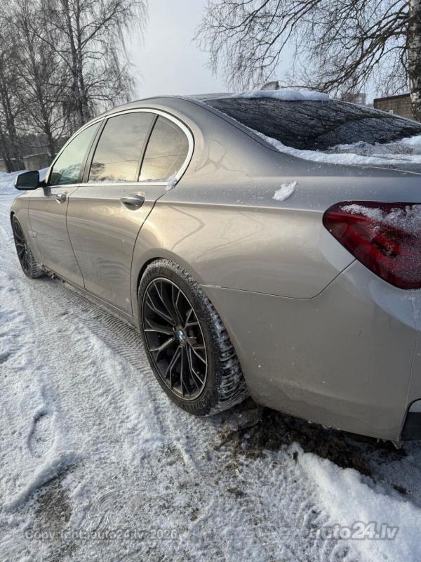 Pelēks BMW 7 Series 2008 Tallina, ar dzinēja tilpumu 3.00 L un nobraukumu 313 tūkst. km par 10500 €, foto 5 vietnē AUTOMOTO.COM.LV