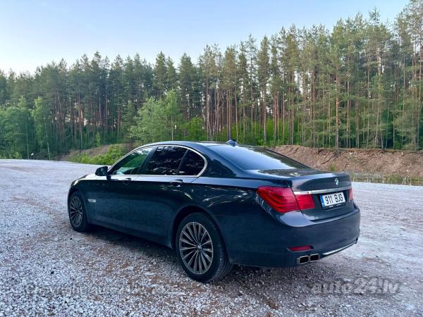 Grey BMW 7 Series 2009 in Narva, with an engine capacity of 3.00 L and mileage of 227 thousand km for 11500 €, photo 4 on AUTOMOTO.COM.LV