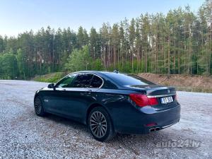 Grey BMW 7 Series 2009 in Narva, with an engine capacity of 3.00 L and mileage of 227 thousand km for 11500 €, photo 5 on AUTOMOTO.COM.LV