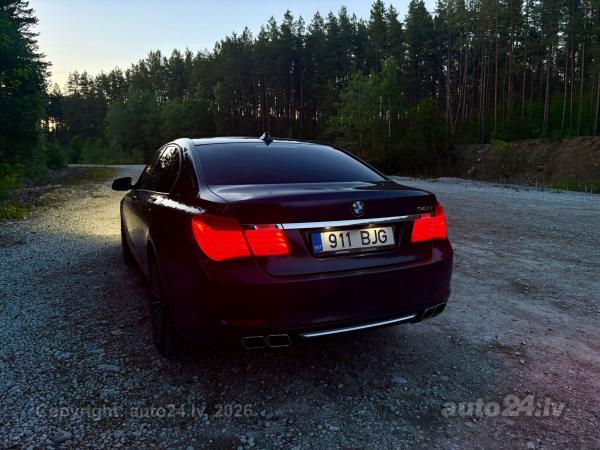 Grey BMW 7 Series 2009 in Narva, with an engine capacity of 3.00 L and mileage of 227 thousand km for 11500 €, photo 5 on AUTOMOTO.COM.LV