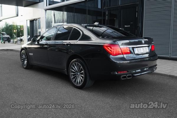 Pelēks BMW 7 Series 2009 Tallina, ar dzinēja tilpumu 3.00 L un nobraukumu 231 tūkst. km par 6900 €, foto 4 vietnē AUTOMOTO.COM.LV