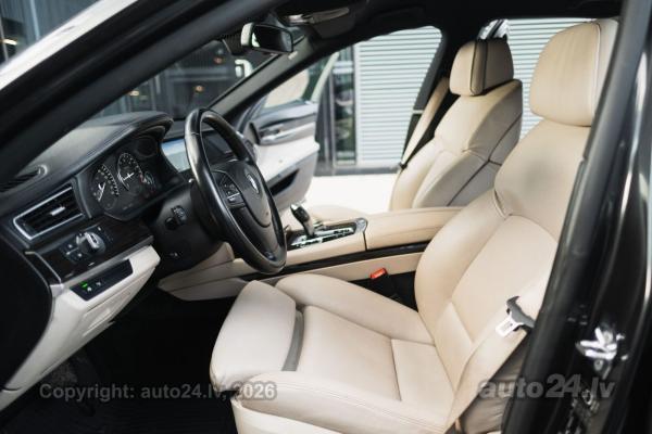 Pelēks BMW 7 Series 2009 Tallina, ar dzinēja tilpumu 3.00 L un nobraukumu 231 tūkst. km par 6900 €, foto 6 vietnē AUTOMOTO.COM.LV