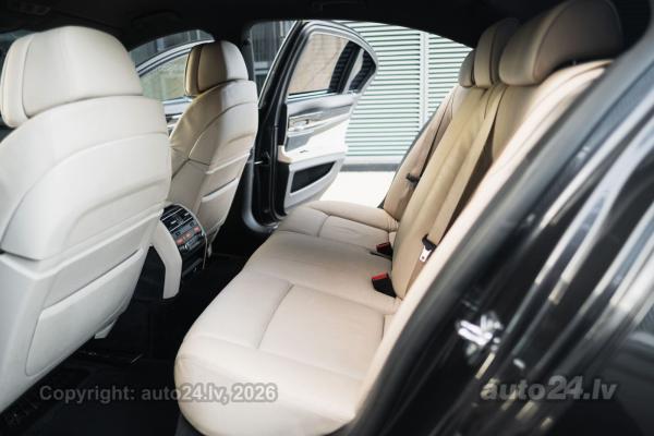 Pelēks BMW 7 Series 2009 Tallina, ar dzinēja tilpumu 3.00 L un nobraukumu 231 tūkst. km par 6900 €, foto 10 vietnē AUTOMOTO.COM.LV