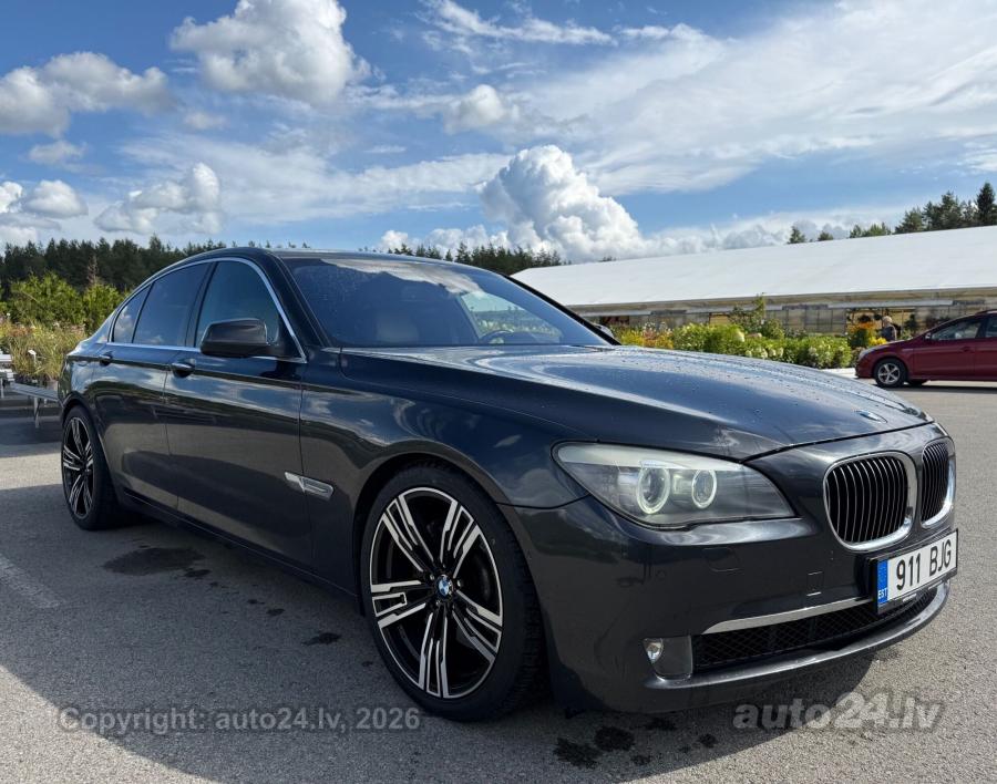 Pelēks BMW 7 Series 2009 Tallina, ar dzinēja tilpumu 3.00 L un nobraukumu 230 tūkst. km par 10000 €, foto 1 vietnē AUTOMOTO.COM.LV