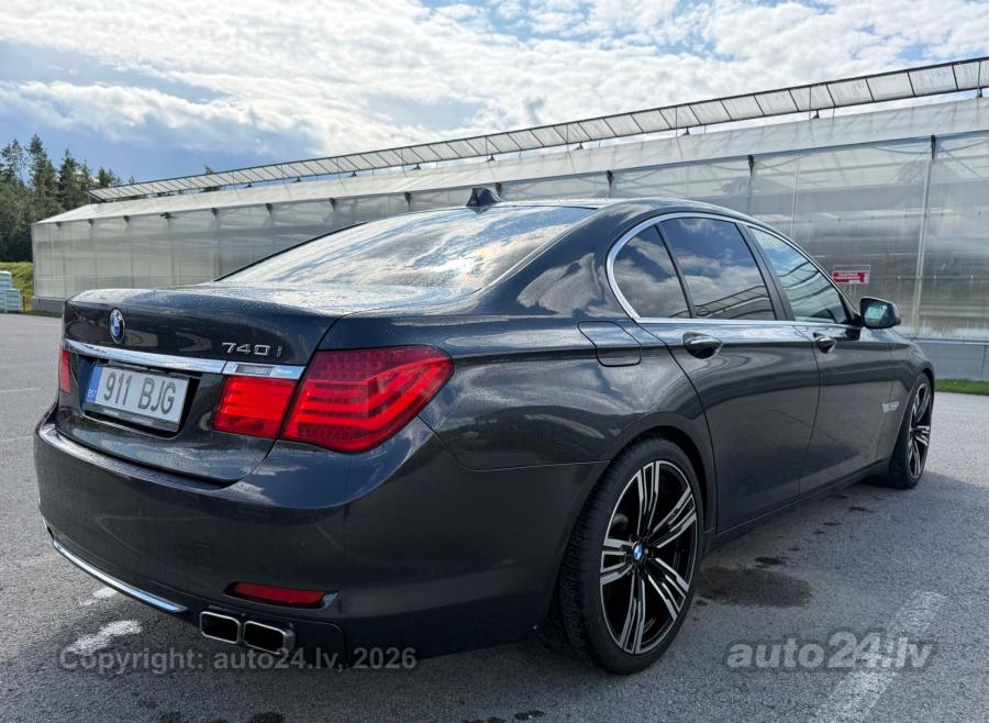Pelēks BMW 7 Series 2009 Tallina, ar dzinēja tilpumu 3.00 L un nobraukumu 230 tūkst. km par 10000 €, foto 4 vietnē AUTOMOTO.COM.LV