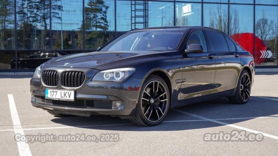 Pelēks BMW 7 Series 2010 Tartu, ar dzinēja tilpumu 3.00 L un nobraukumu 331 tūkst. km par 11500 €, foto 1 vietnē AUTOMOTO.COM.LV